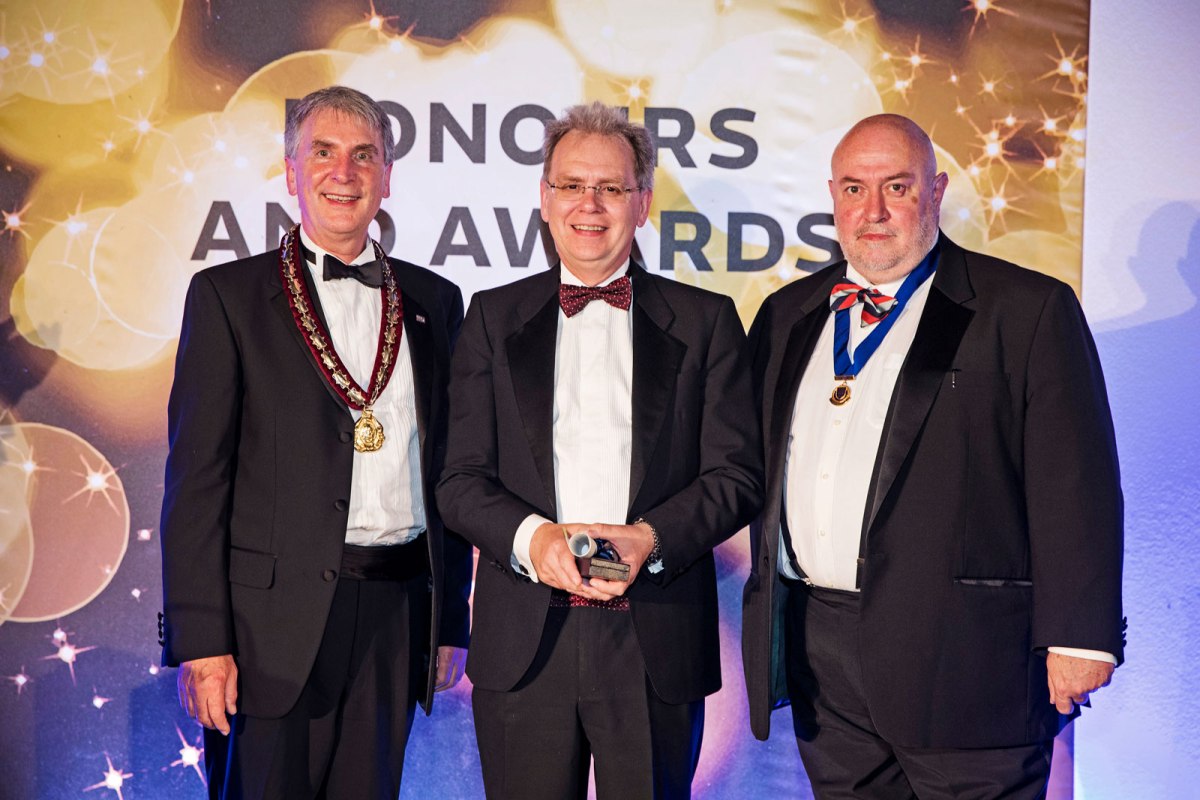 Prof Walmsley awarded John Tomes Medal – BrumDentists